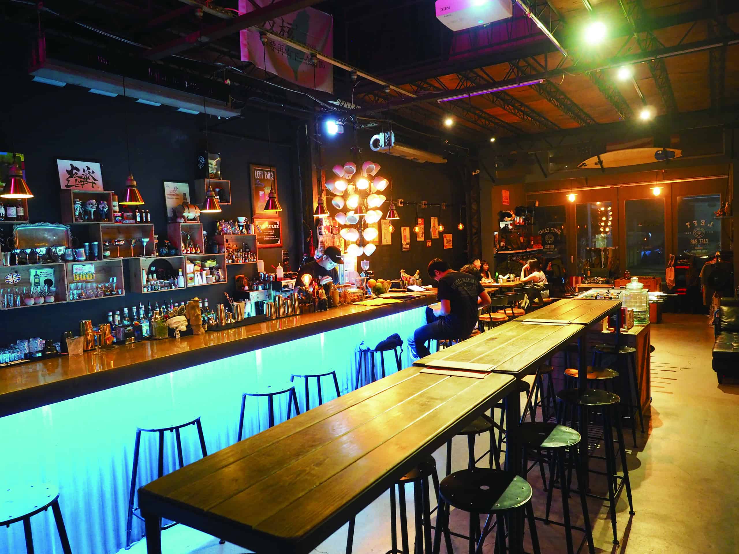 Left Bar & Cafe - TaiwanFun